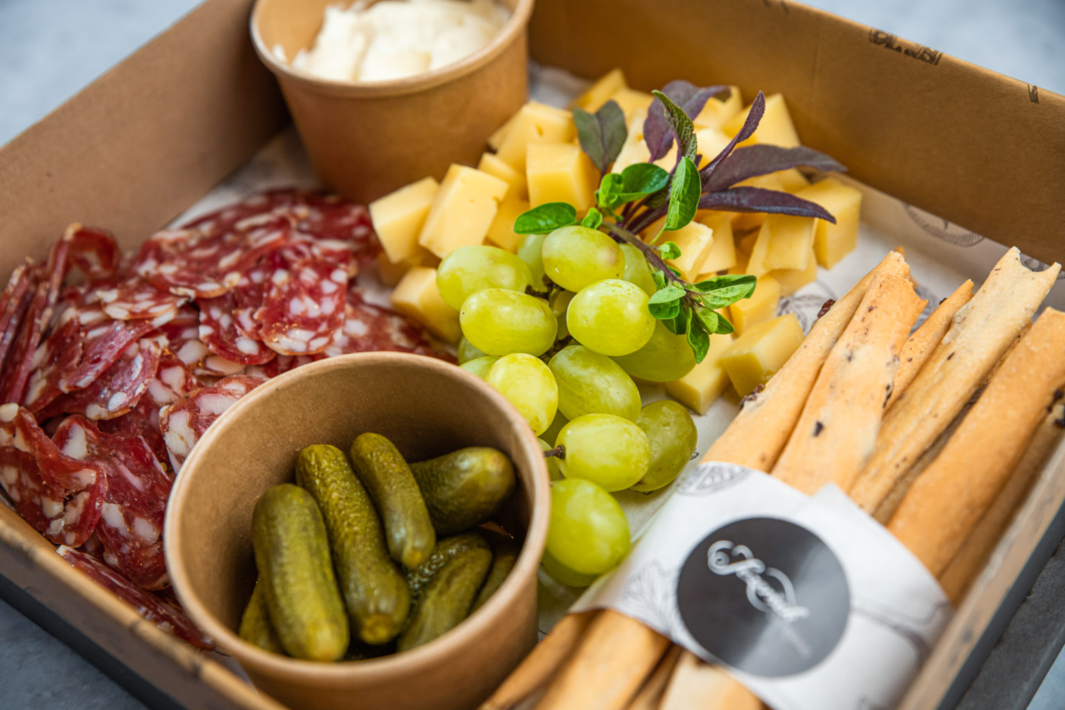 Snack box Gospod Klasik - Trgovina – Jezeršek gostinstvo