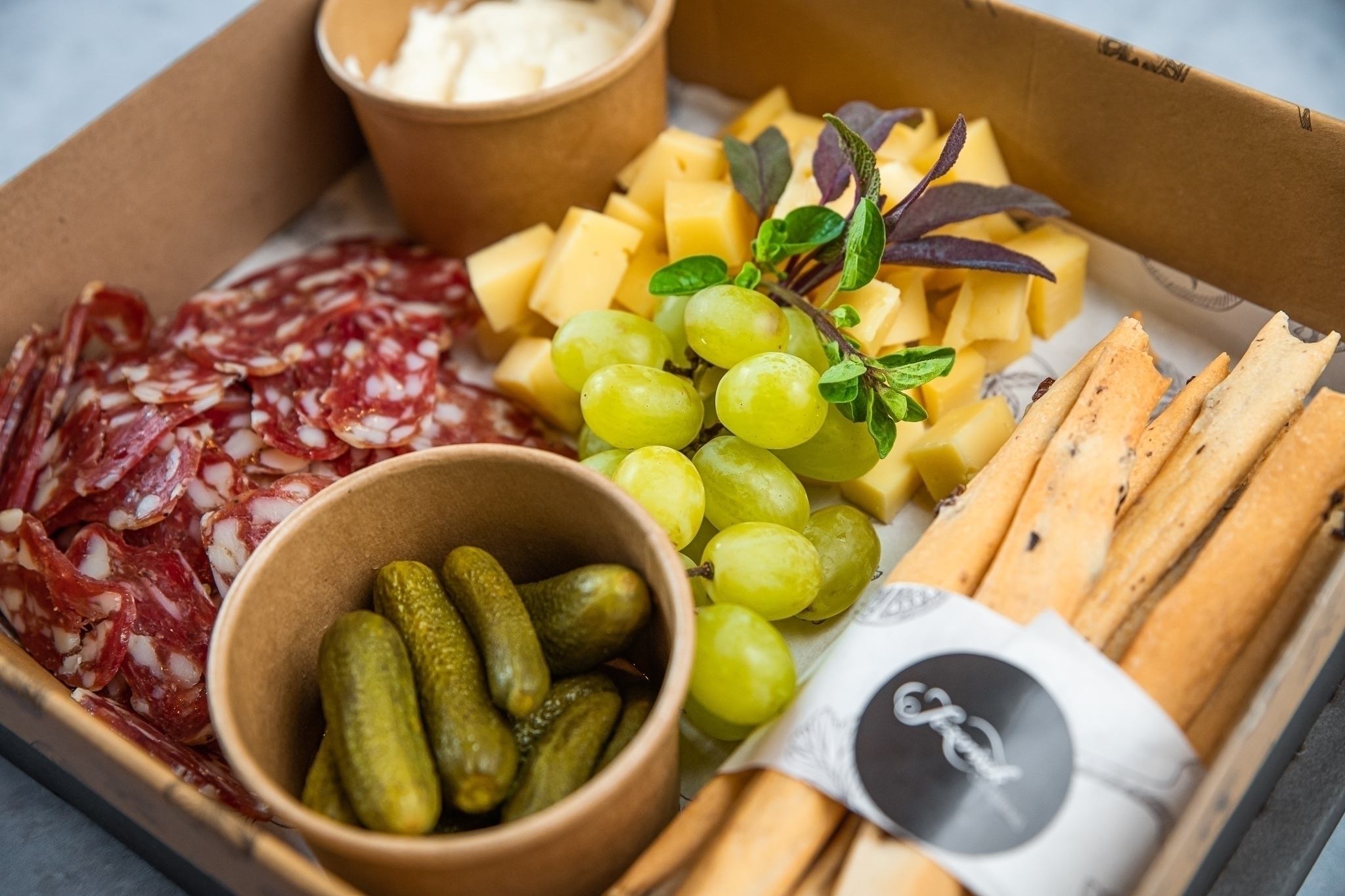 Snack box Gospod Klasik - Trgovina – Jezeršek gostinstvo